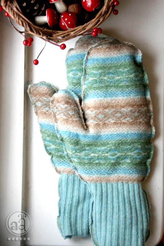 handmade felted mittens | artsy ants