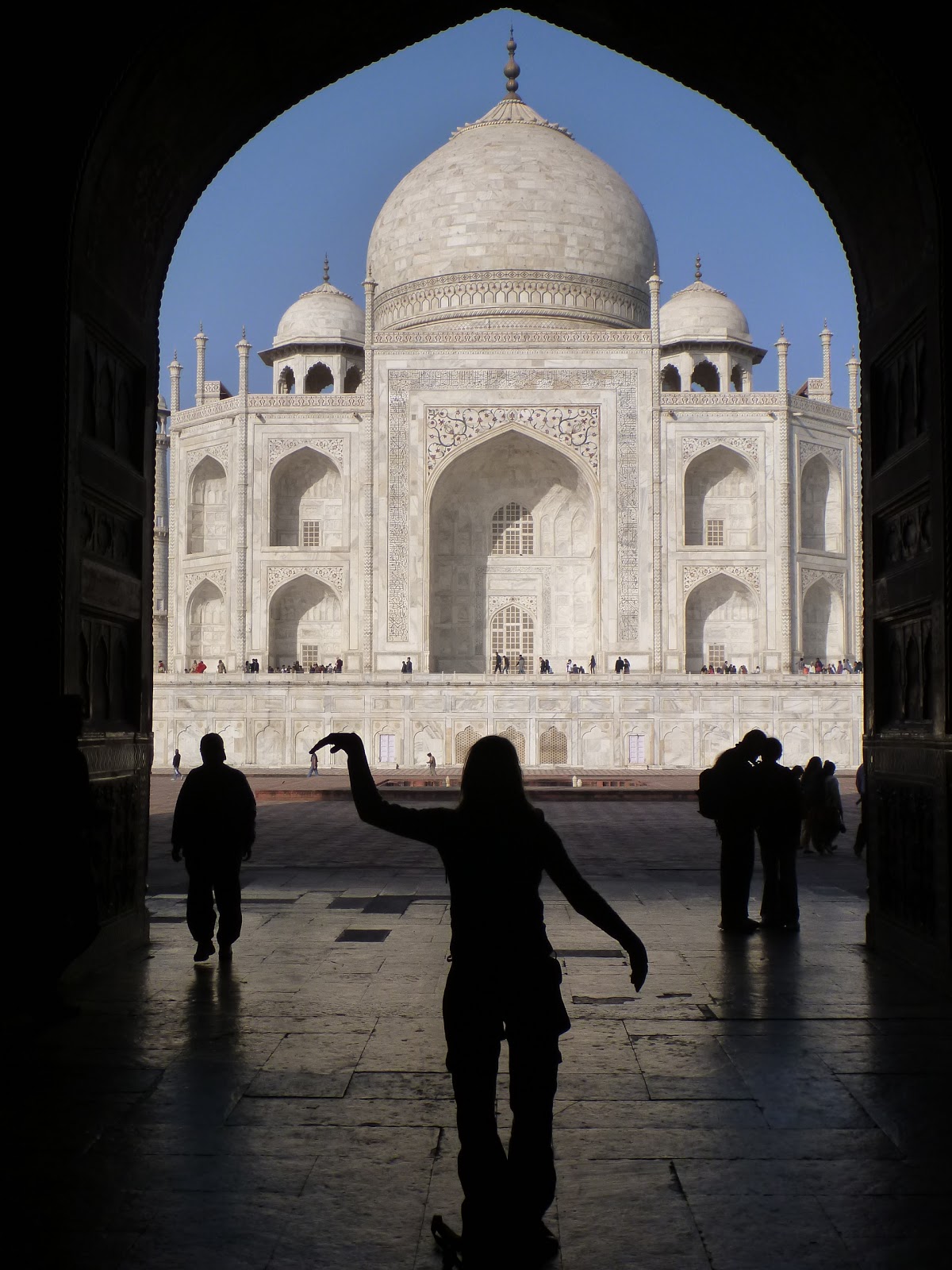 Karma Complices: On the way to Taj Mahal