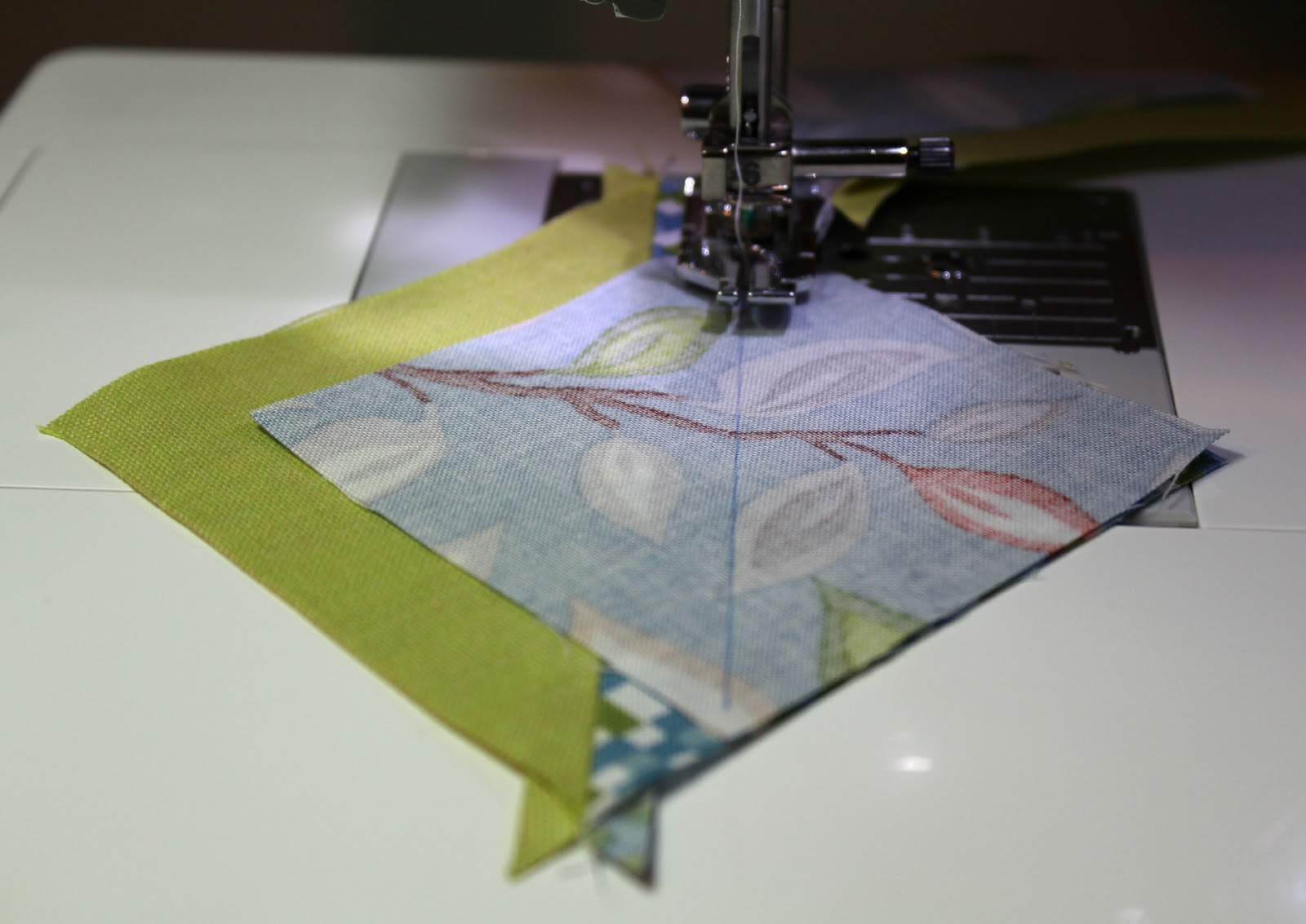 Sew Lux Fabric : Blog: Design Challenge Tutorial: Mod Angles Cushion