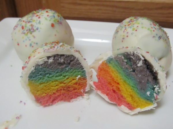 Cupcakeables!: Rainbow Cake Balls