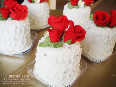 SugarPaste by MyaDyana: Mini Cake ; The Red Roses