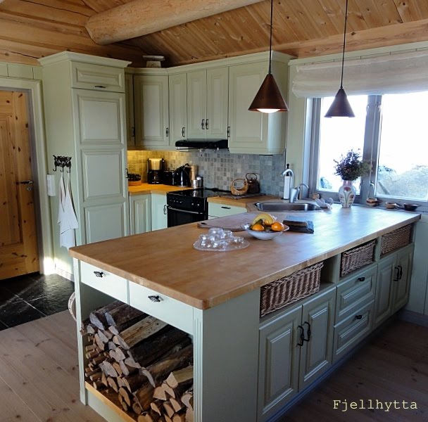 grønnt kjøkken? | Kjøkken inspirasjon, Hyttekjøkken, Rustikk kjøkken