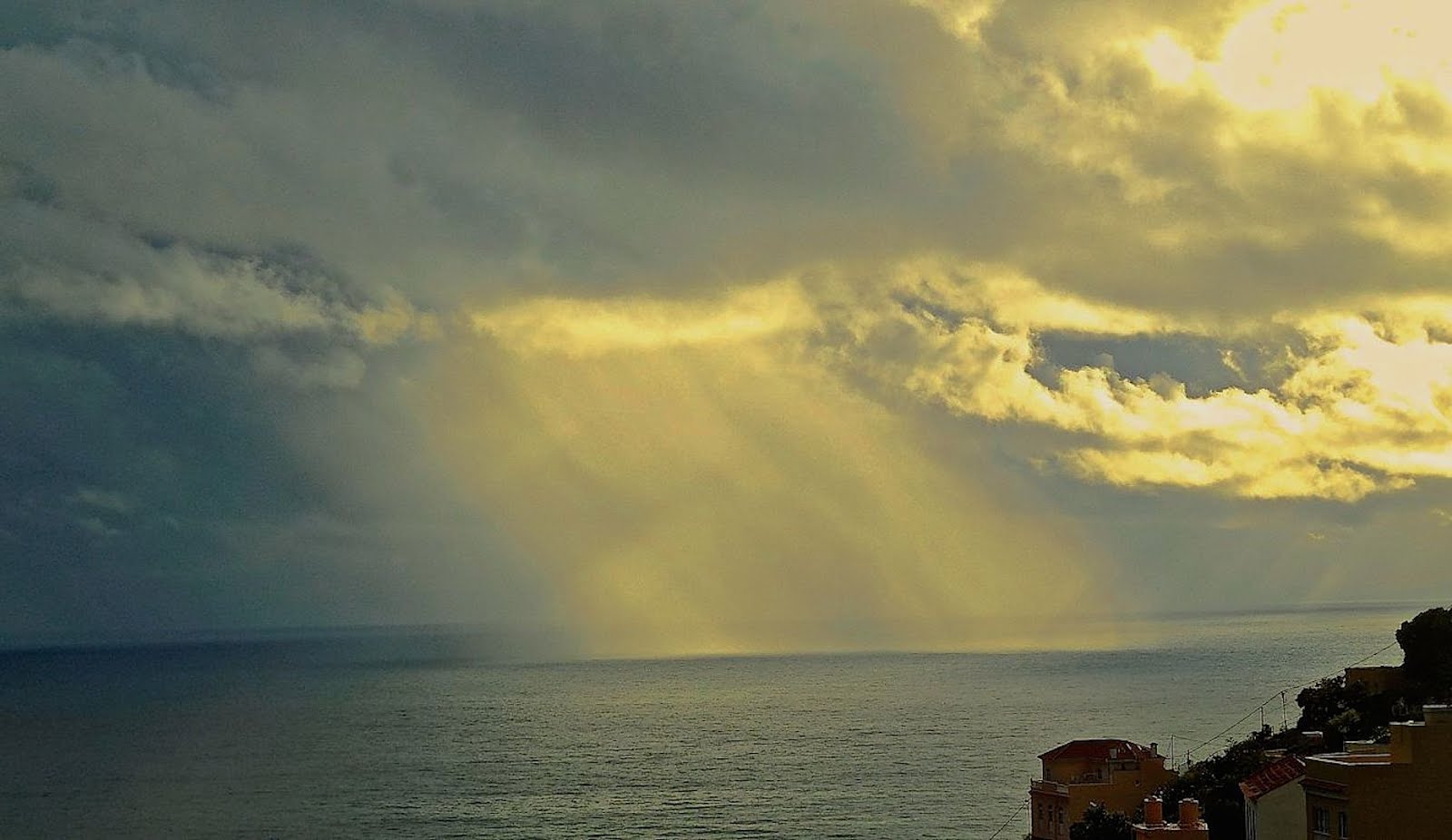 LA GOMERA ISLAND (Canary Islands): Half sunny, half rainy
