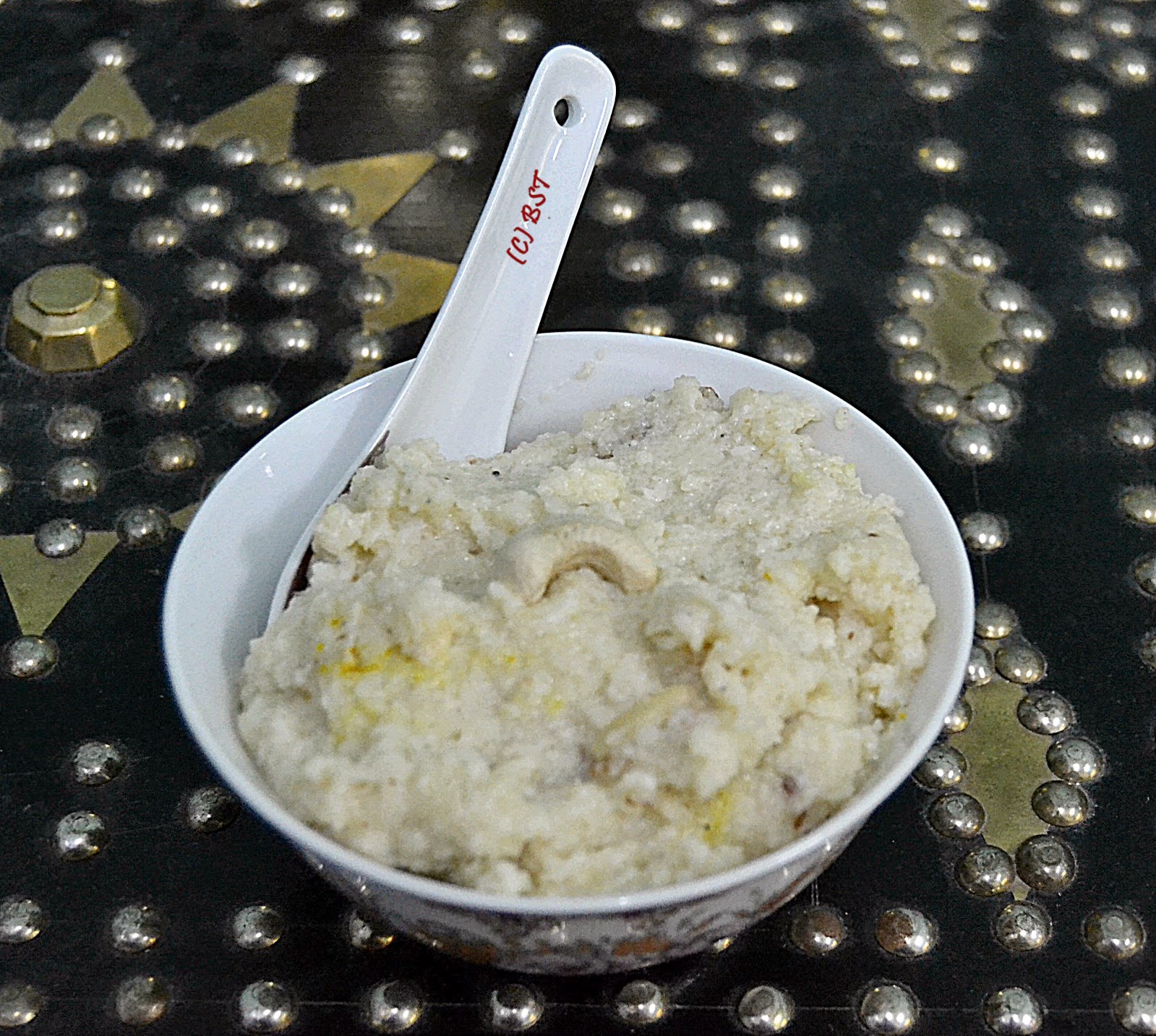 The Big Sweet Tooth: Khabeesa - Emirati Semolina Pudding