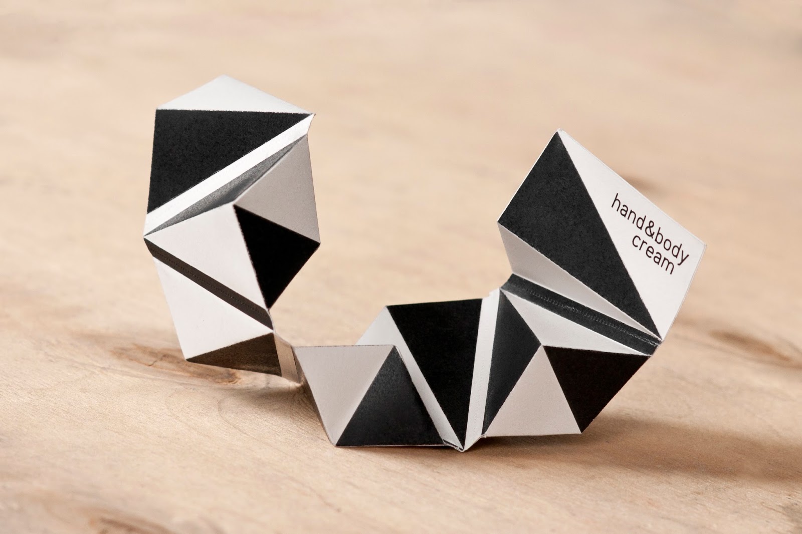 U SHAPE (Student Project) – Packaging Of The World