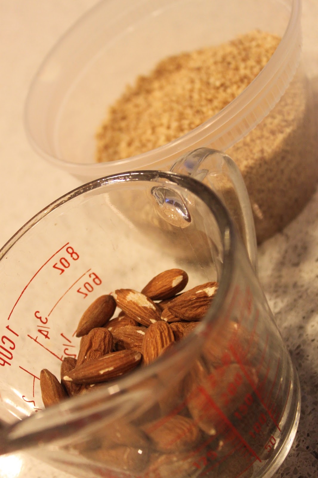 MamaEatsClean: Mama makes Almond Meal