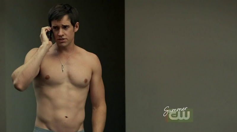 Jonathan Patrick Moore Shirtless in The L.A. Complex s2e05 - Shirtless Men at groopii