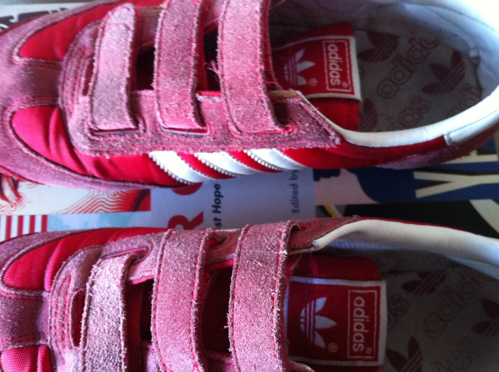 SHOP MI CLOSET: Zapatillas Adidas rojas