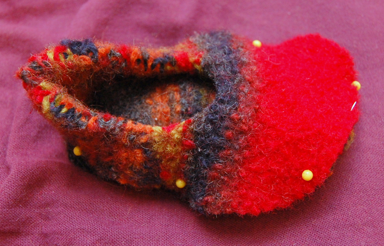 Beth Being Crafty: So in love with these upcycled slippers!