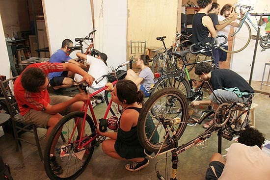 Mão na Roda :: pedalando em Sampa
