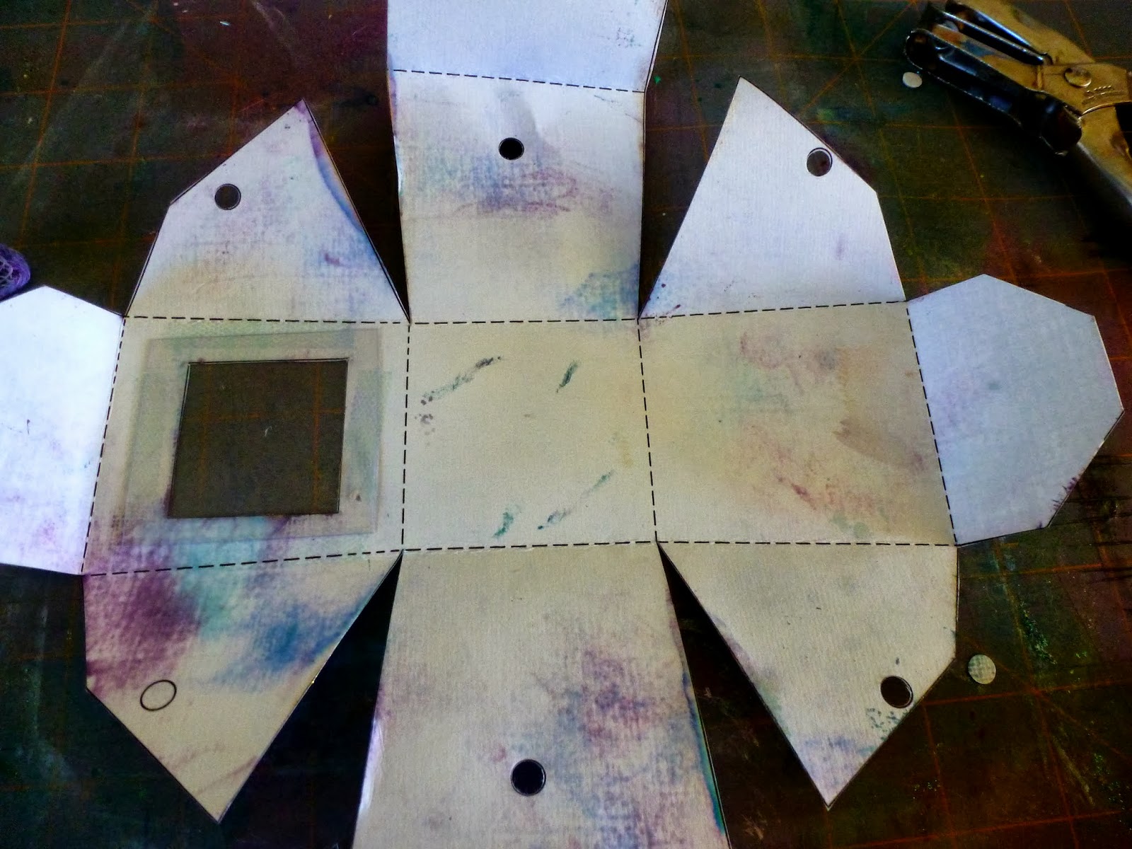 Mitralee: Baby Chinese Boxes: FOR THE CUTTING CAFE