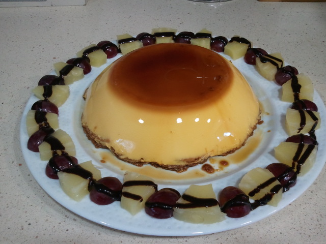 MEGA FLAN con frutas frescas