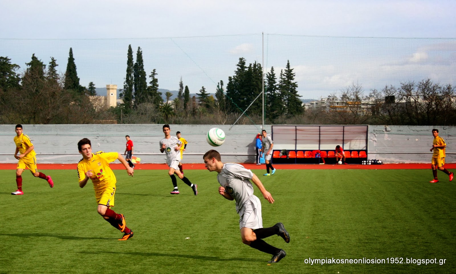 Olympiakos liosion f.c: Και έφηβοι και ποδοσφαιριστές; Επιδόσεις στο φουλ!