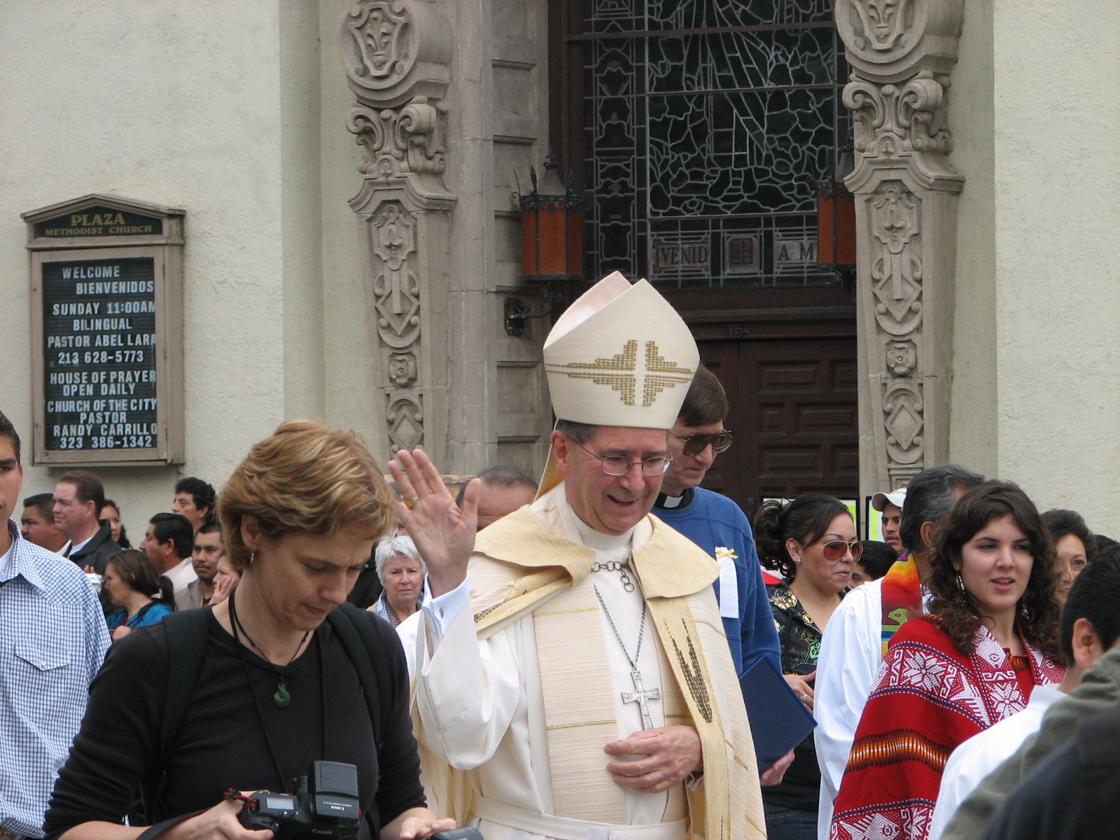 a moon, worn as if it had been a shell: Poetry, Absolution and the ...