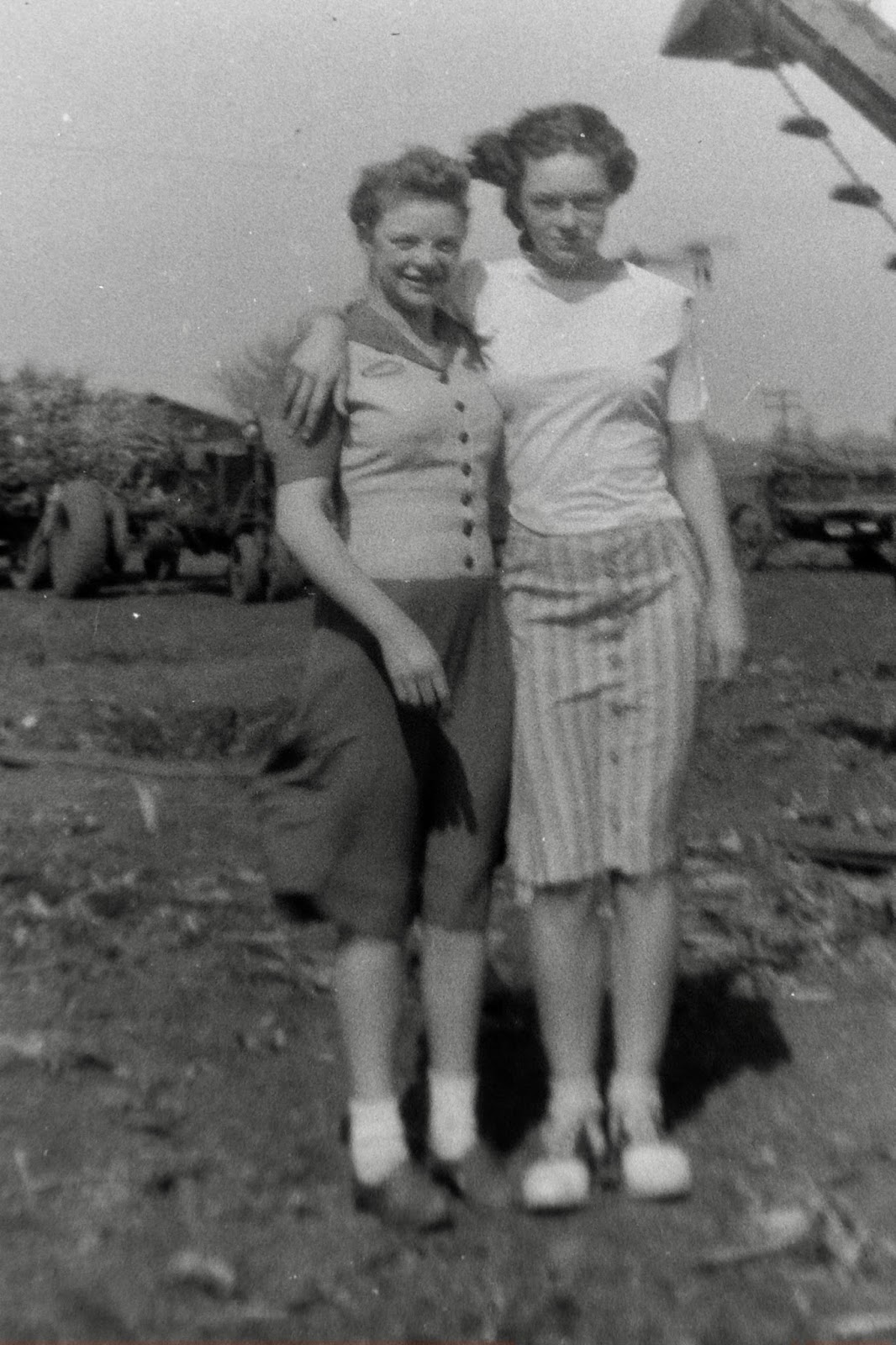 Harrell Genealogy Exchange: A few family pictures.