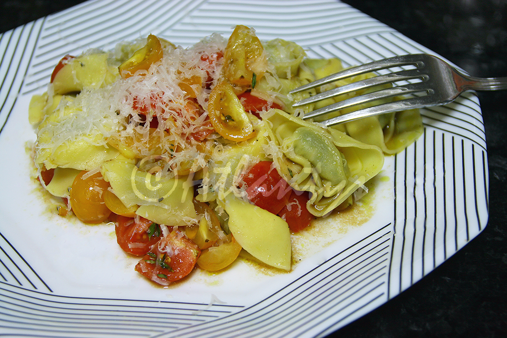 Terapia do Tacho: Tortellini com molho cru de tomate (Tortellini with ...