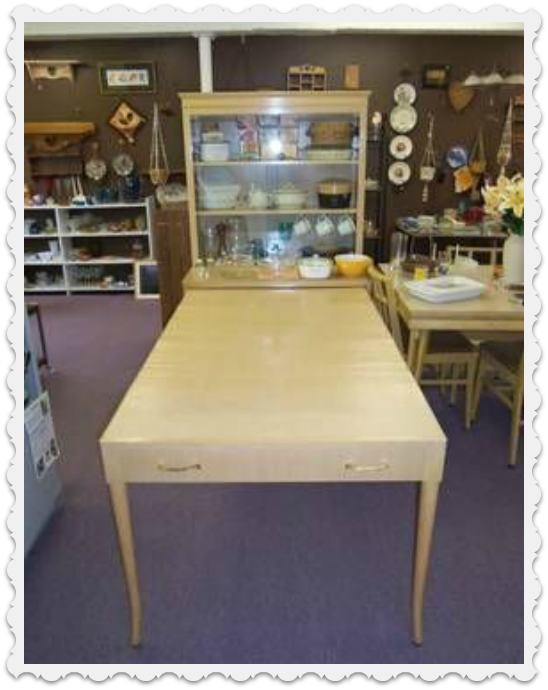 Junk Chic Cottage: Expand O Matic Table