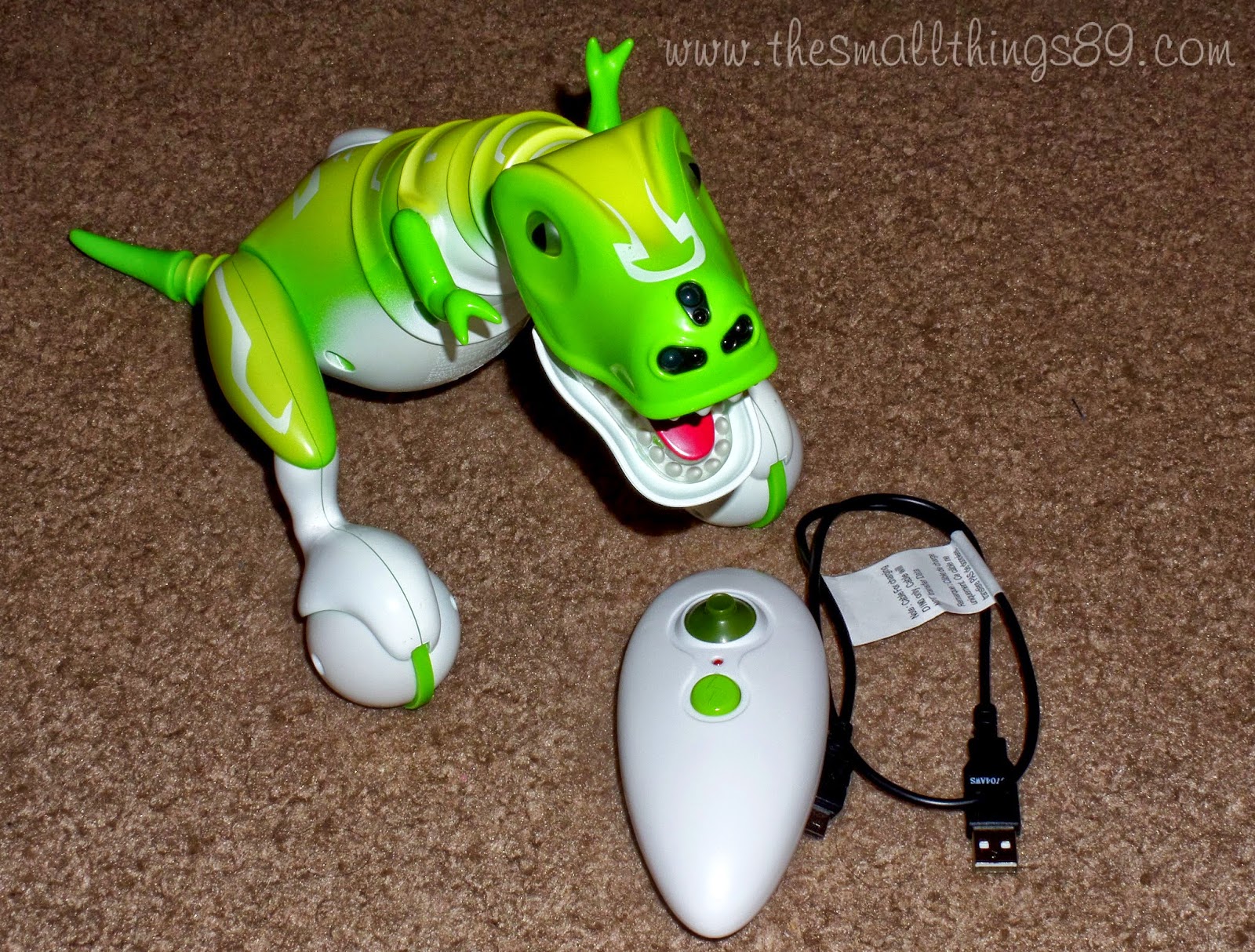 Zoomer Dino from Spin Master {#Review} #GiftGuide2014 | The Small Things