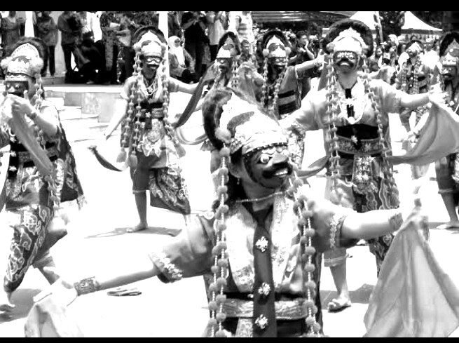 Sejarah Asal Usul dan Adat Suku Cirebon (Orang Cirebon) - Kuwaluhan.com Sejarah Asal Usul dan Adat Suku Cirebon (Orang Cirebon) - Kuwaluhan.com