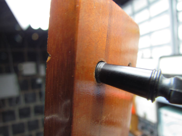 Installing Peghed Tuners on a Silvertone Baritone Ukulele Crawls ...