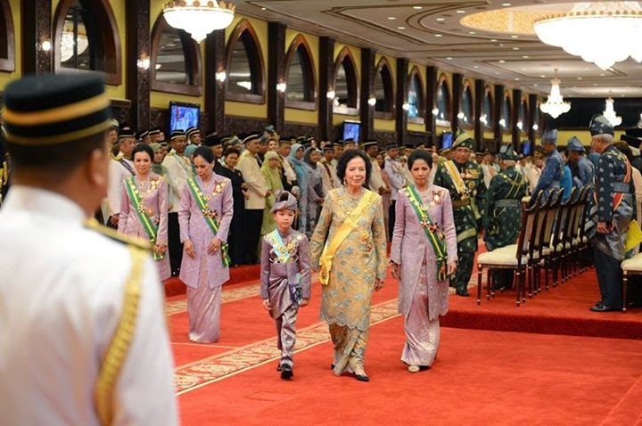 WARISAN RAJA & PERMAISURI MELAYU: Istiadat Tabal Adat Sultan Perak.