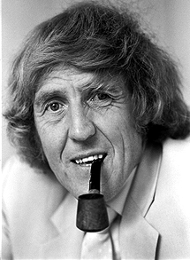Famous Pipe Smokers: Rod Hull