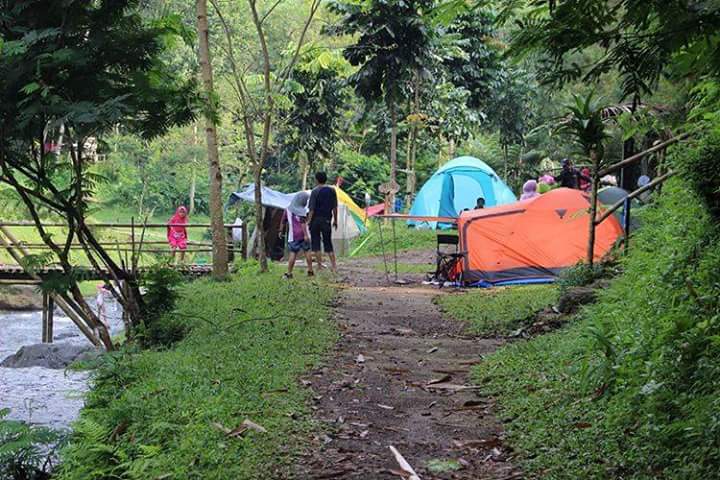 Wisata-alam-capolaga-subang