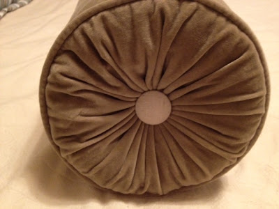 Sew Passionate: Easy Bolster with Gathered Ends and Covered Button