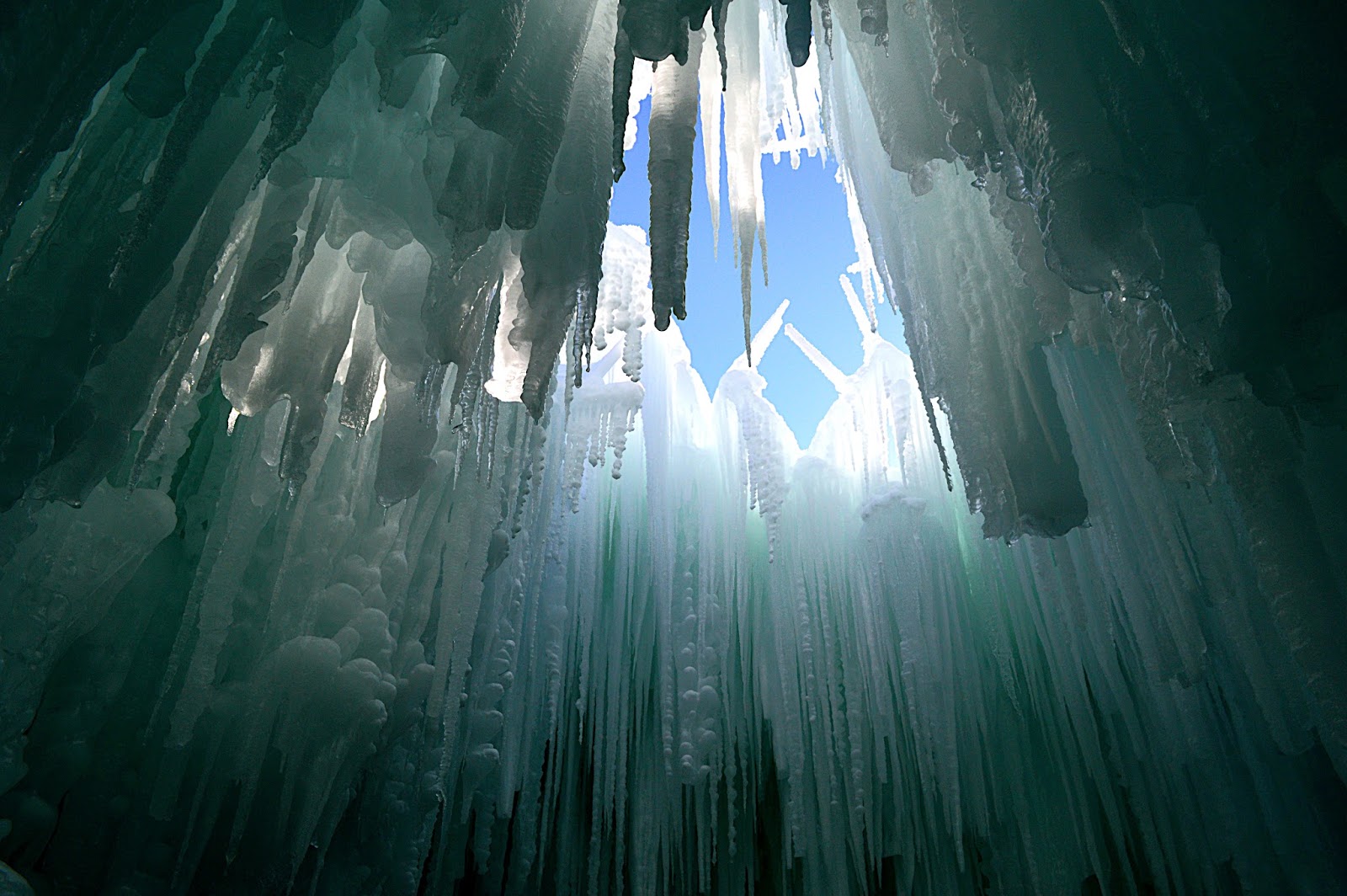 A Local Wander: A Visit to the Utah Ice Castle (In Photos)