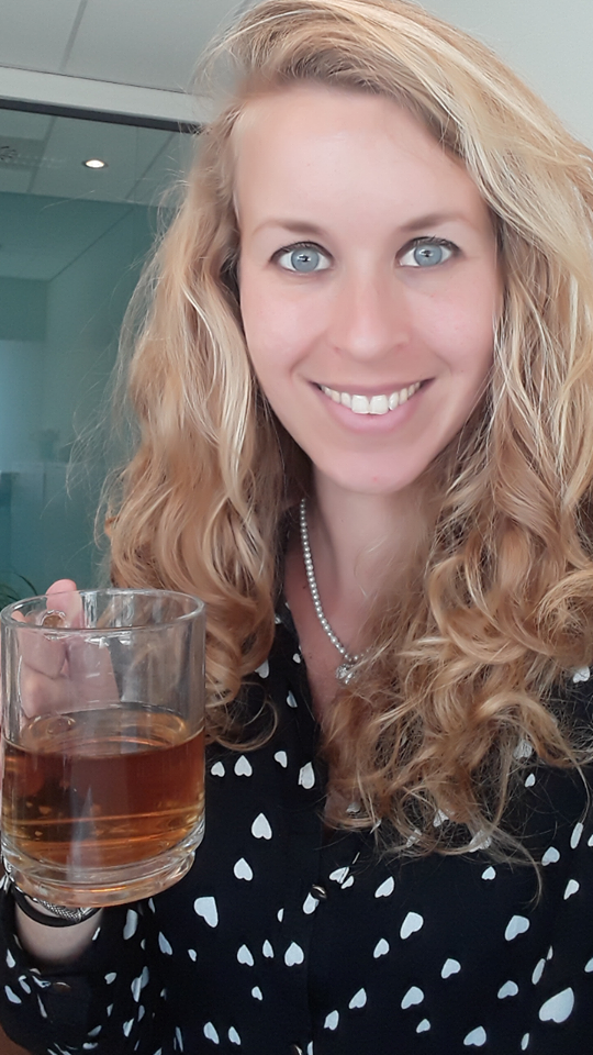 Thrillerlezersblog: Op de thee... met Jennefer Mellink