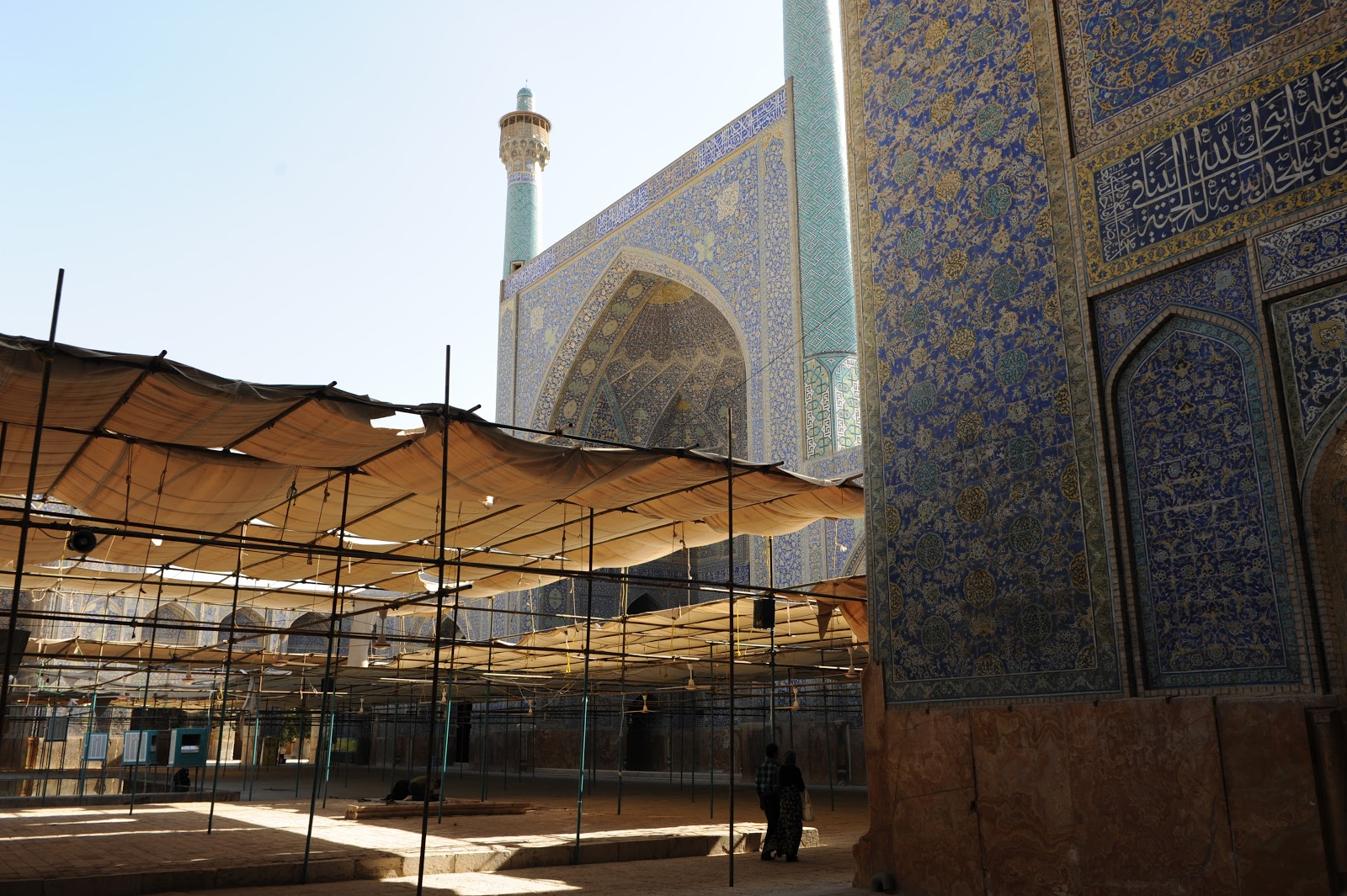 brommel: Tents in the mosque
