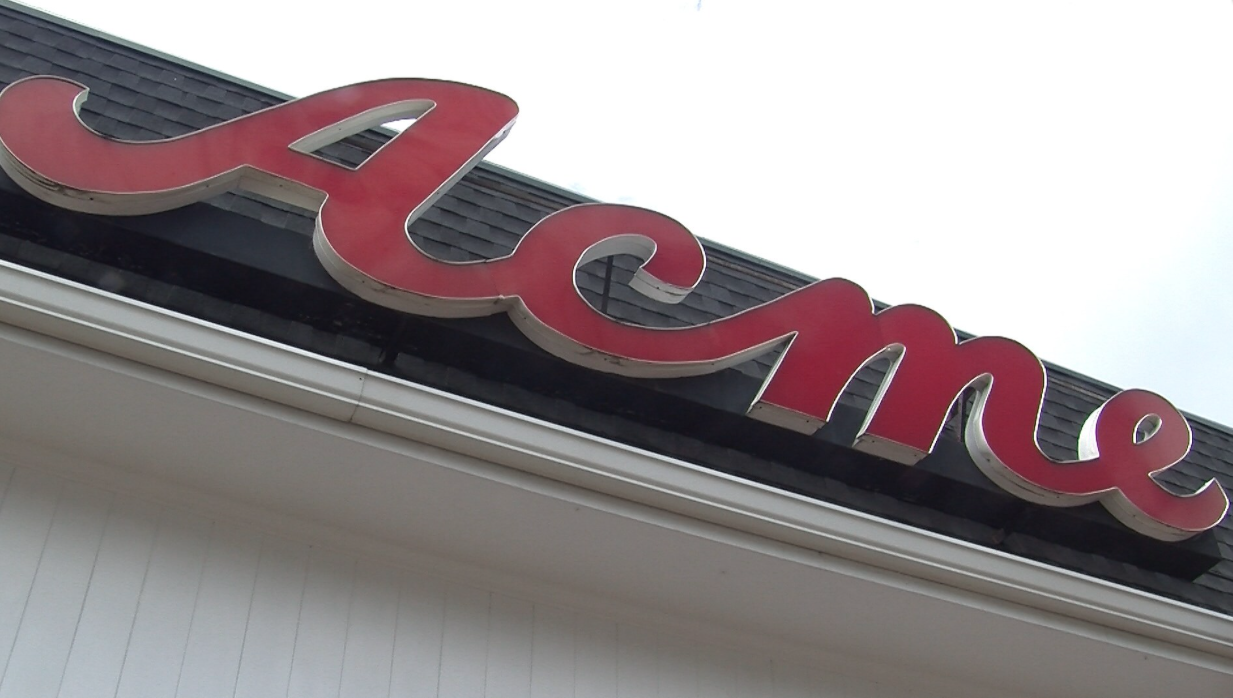 Acme Style: News coverage of St. Michaels closing