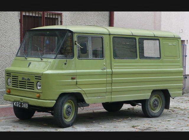 CRUISER - Clásicos en escala 1/43 (1:43 Classics): FSC ZUK A07 VAN (1976)