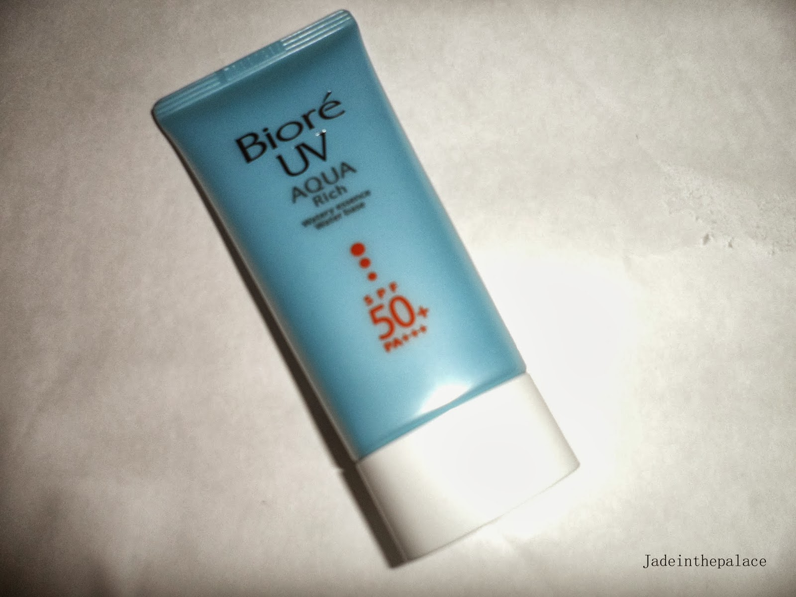 Jade in The Palace: BIORE UV Aqua Rich Watery Essence Sunscreen