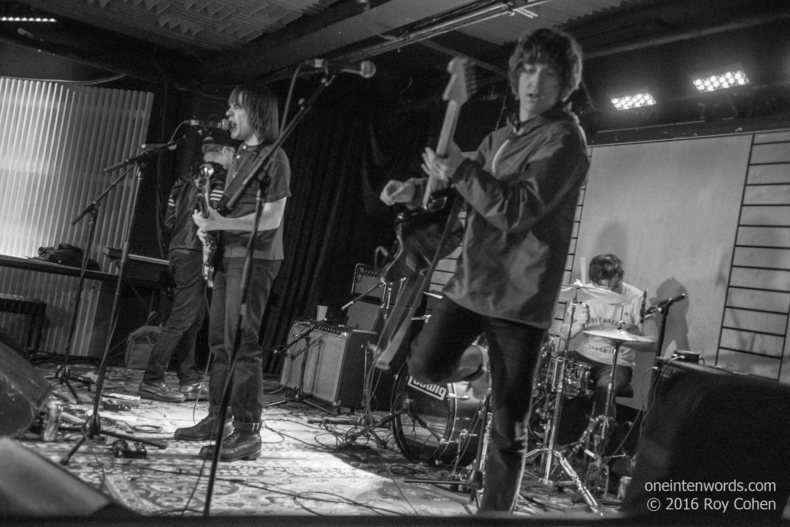 one in ten words: B-17 at Adelaide Hall - Concert Pictures