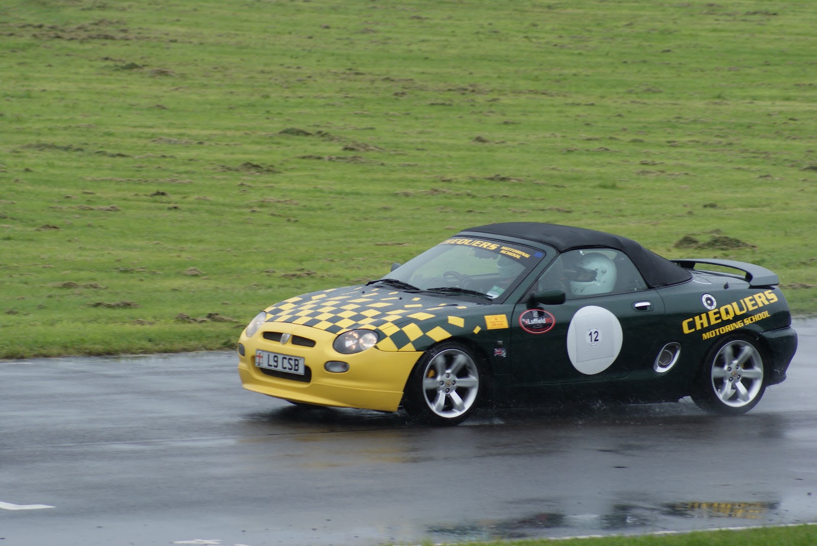 Jeff Sellick's MGF in the 2012 MGCC Speed Championship