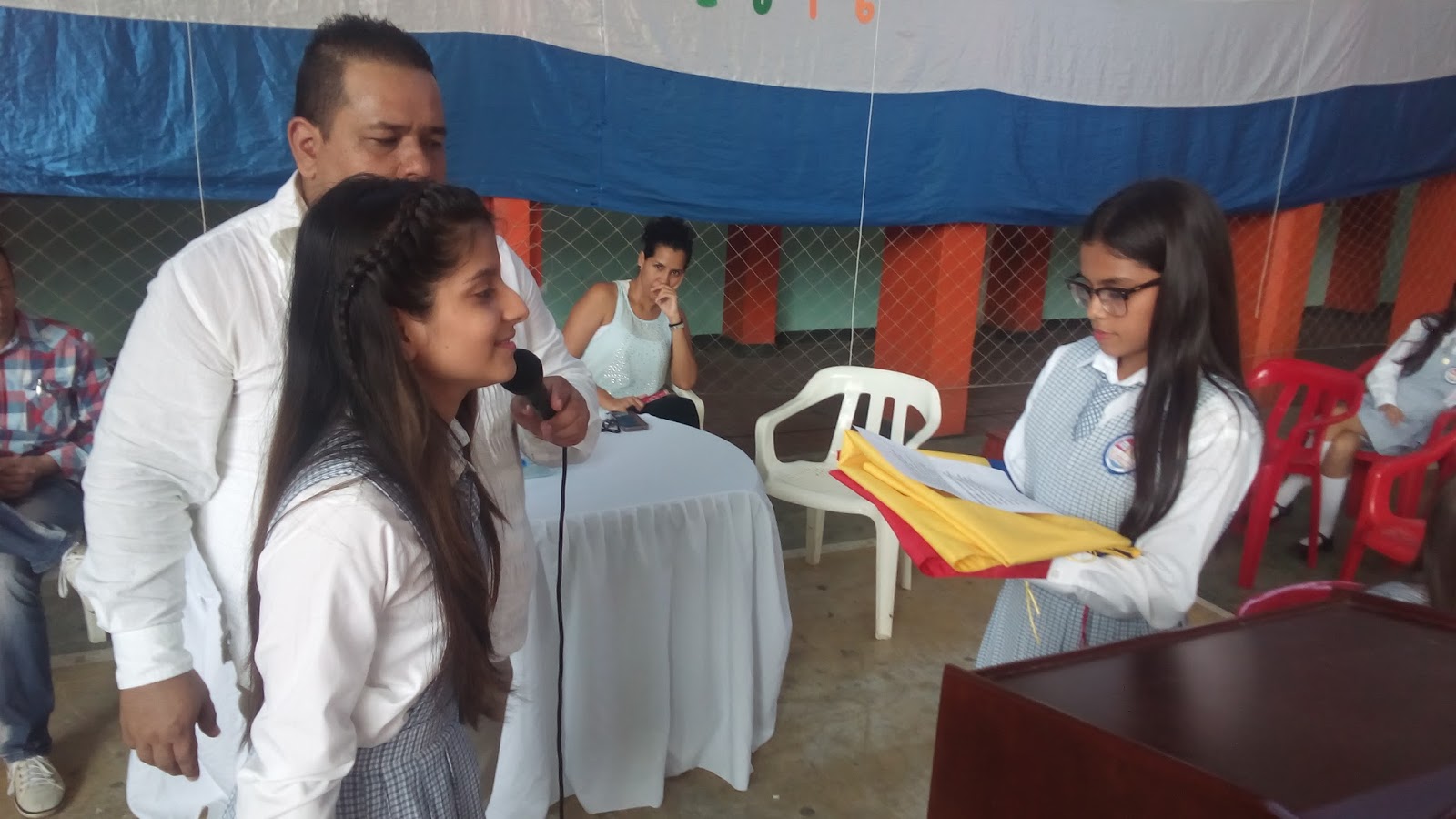 Puerto Bogotá Hoy1: Entrega de Símbolos. Grados 11 a Grados 10 en el 2016