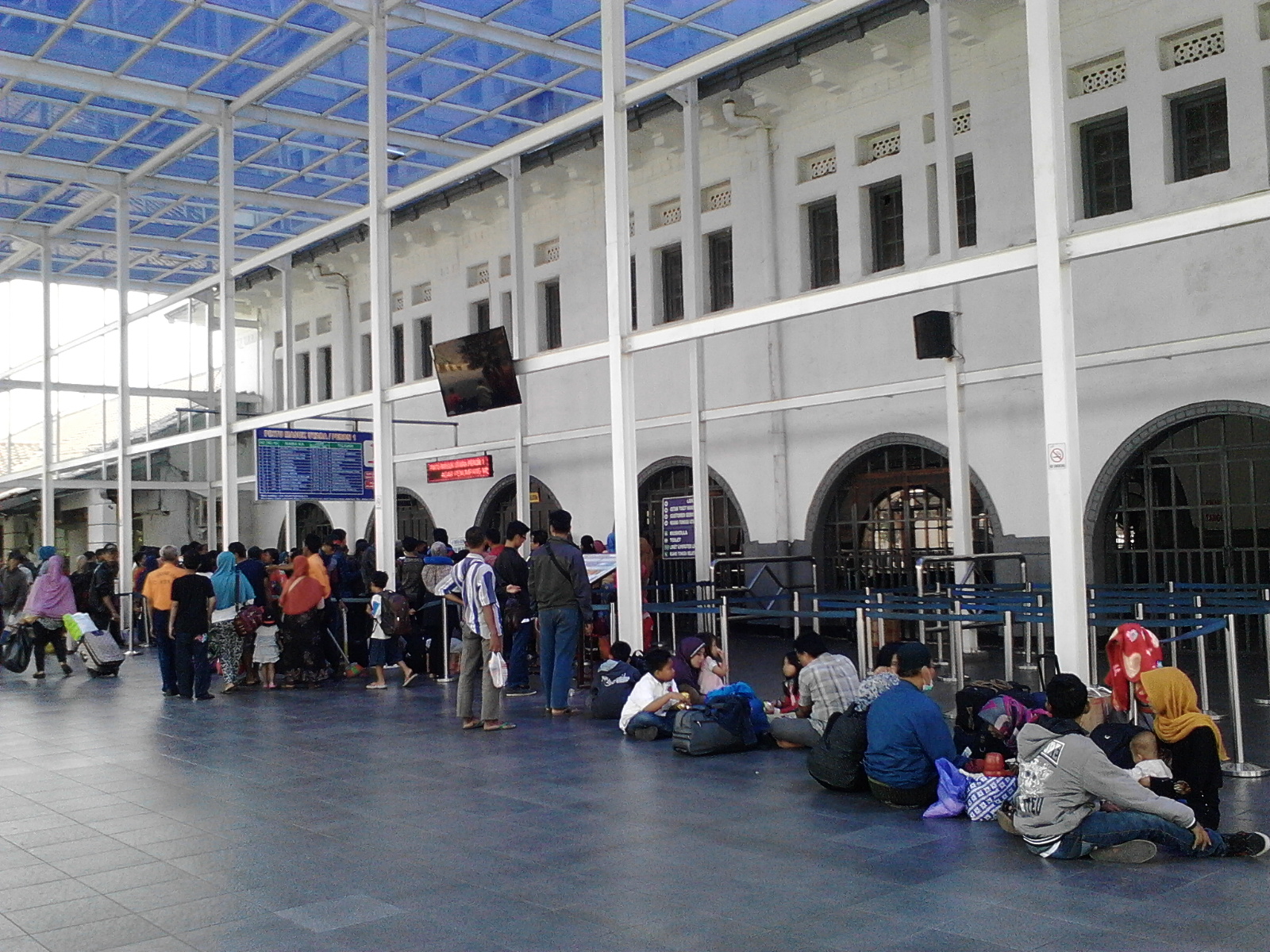 Stasiun Pasar Senen "Nasibmu Kini"