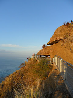 Stay here - Feel far: Hawaii / Honolulu: Diamond Head Crater Adventure