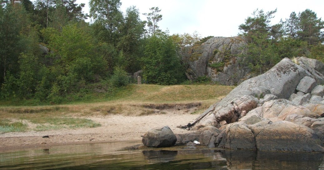 Dag Trygsland Hoelseth: Aspholmen, Mandal (gravplass)