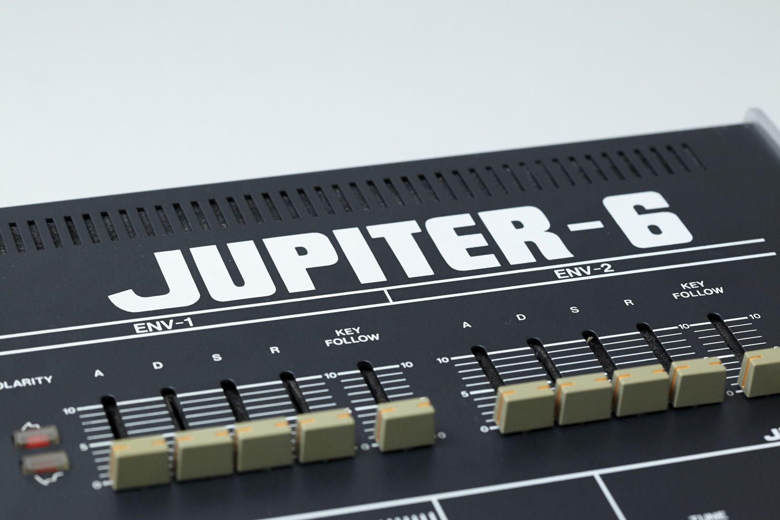 MATRIXSYNTH: ROLAND JUPITER 6 w/ flight case in Excellent Condition SN ...