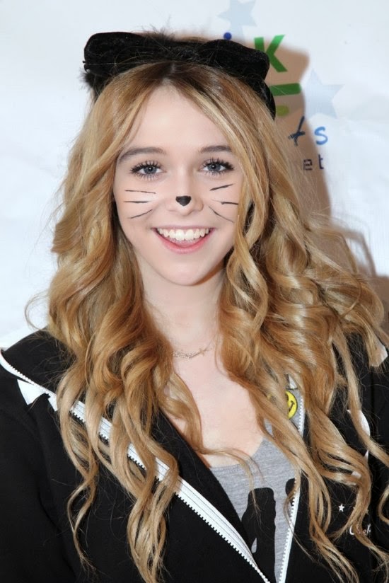 Uindirarissa's Blog: Acacia Clark