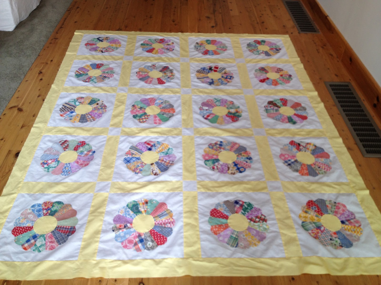 Small Quilts and Doll Quilts: Story of 2 Dresden Plate Quilts