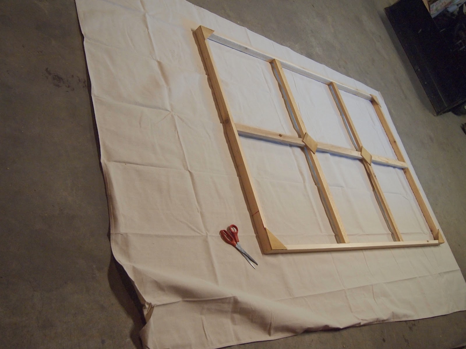 How To Stretch A Painter s Canvas Stretching The Canvas how-to-stretch-a-painter-s-canvas-stretching-the-canvas