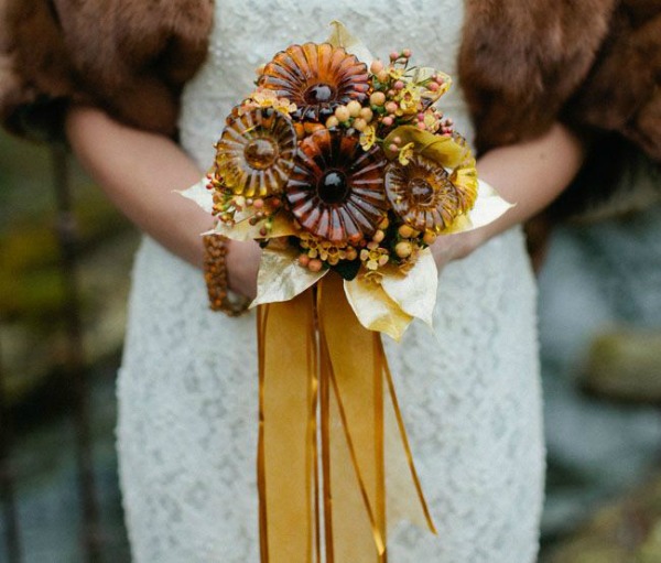 BRIDE CHIC: THE BROWN AND RUSTIC WEDDING