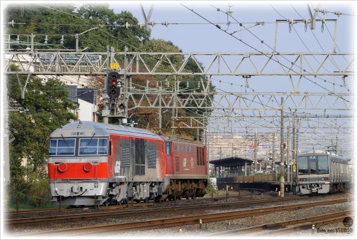 城東貨物線で: DF200-122甲種輸送／神崎川〜山崎