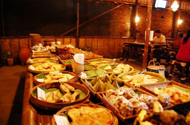 RUMAH ANGKRINGAN.COM: ANGKRINGAN, ANALISA SWOT