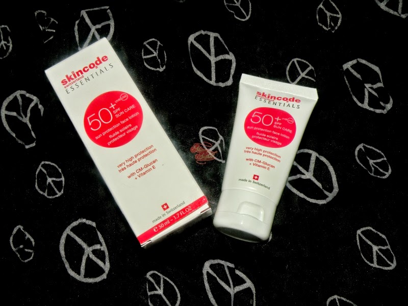 Lotiune de fata cu protectie solara Skincode Essentials SPF 50+ - Alina ...