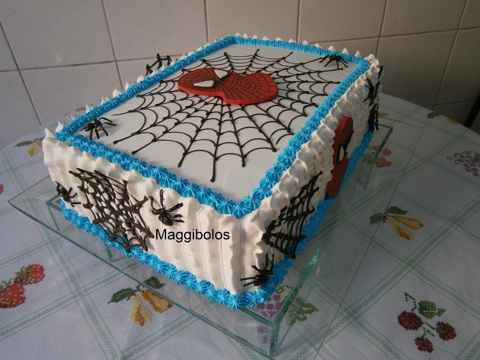 Maggi Bolos = Guanambi- Bahia: Bolo spider man!