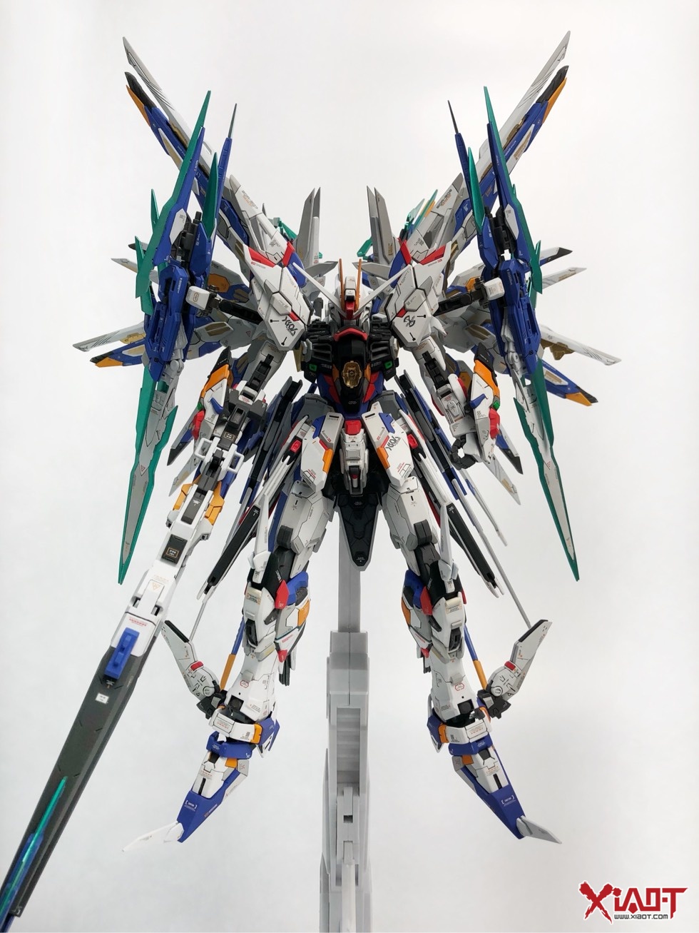Custom Build: 1/100 Assault Freedom Gundam